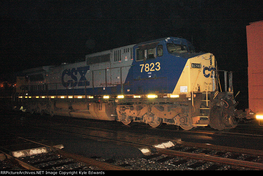 CSX C40-8W #7823 on Q438-02